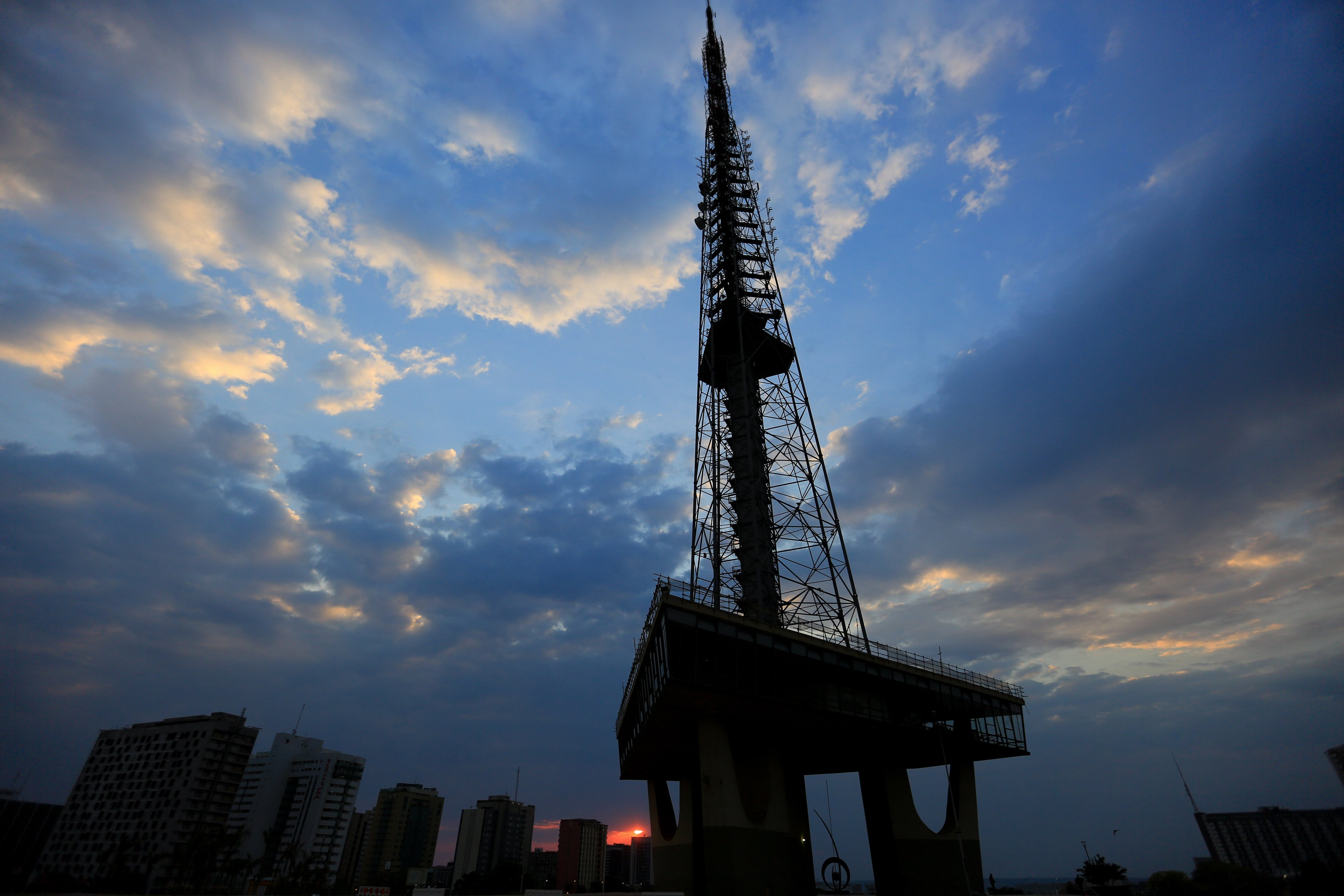 Monumentos do DF terão as luzes apagadas na Hora do Planeta 2016 ...