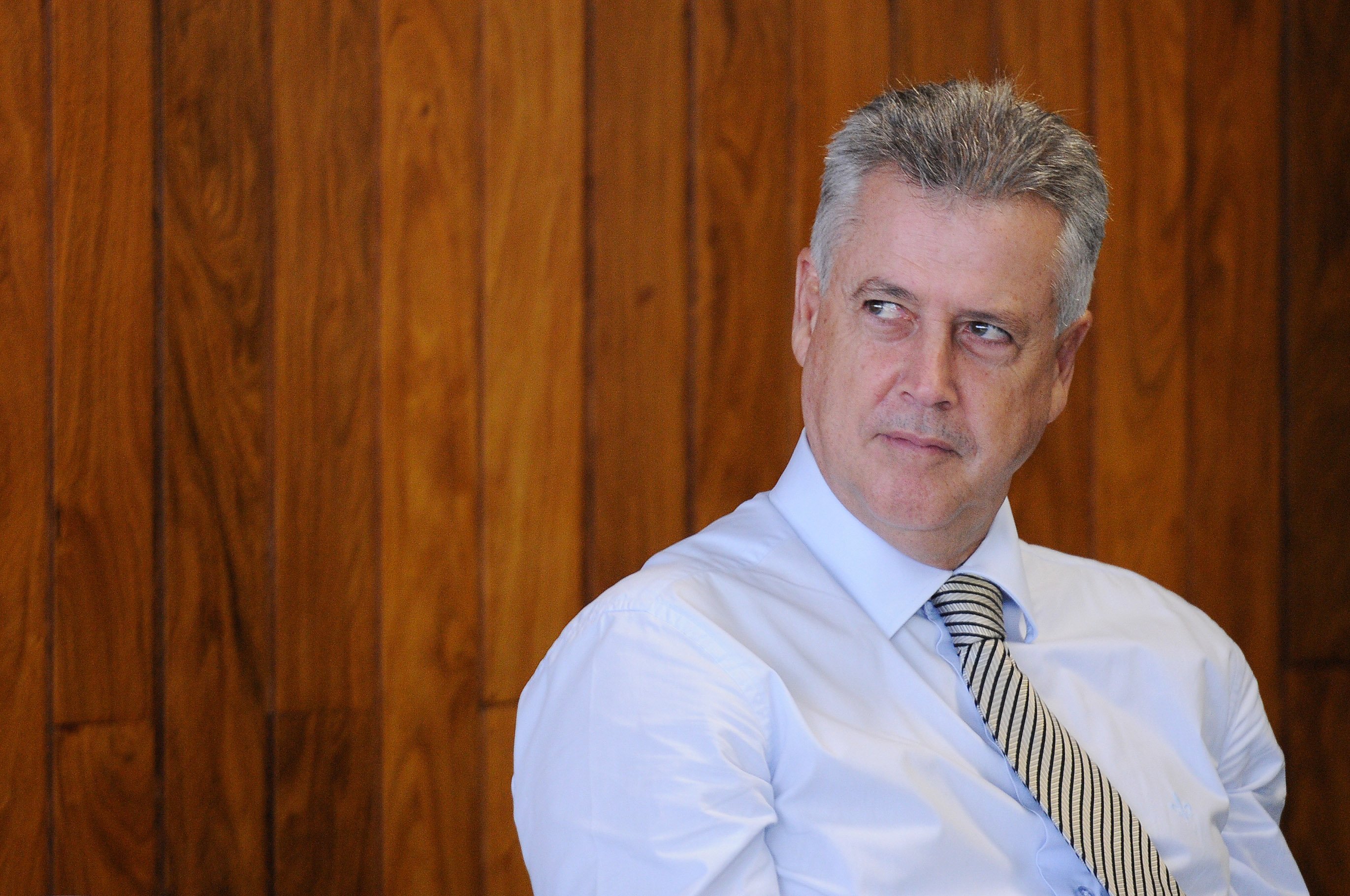 Rollemberg confirma corte de 20% no salário dos comissionados | Metrópoles