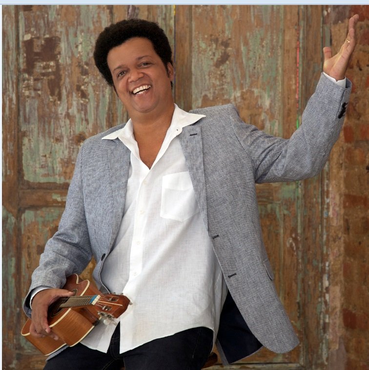 Alex Ribeiro canta samba no Outro Calaf no domingo (20/9) | Metrópoles