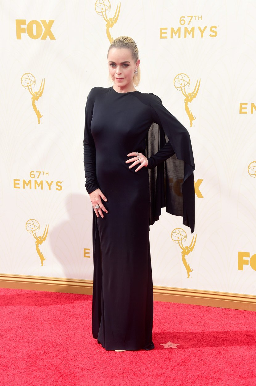Veja os looks que passaram pelo tapete vermelho do Emmy