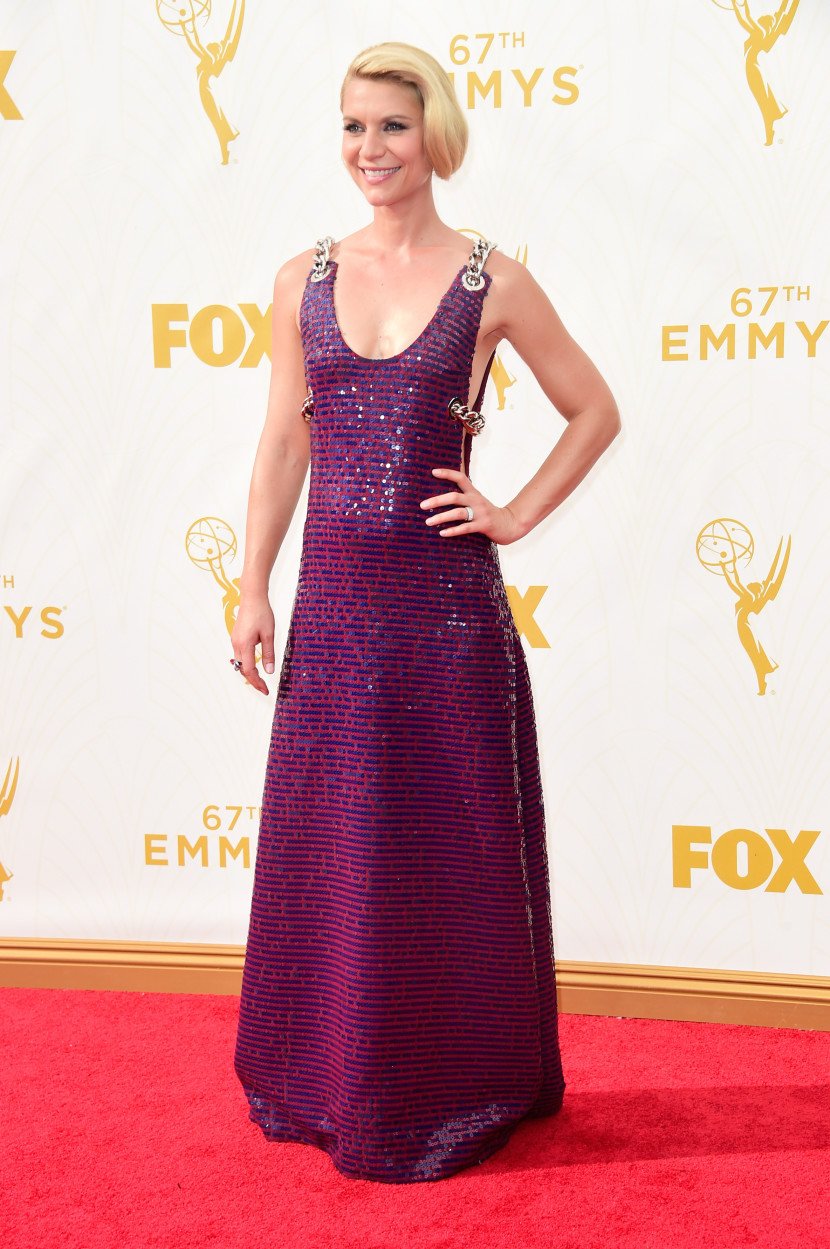 Veja os looks que passaram pelo tapete vermelho do Emmy