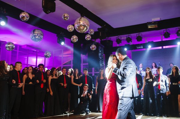 Début all black e valsa especial para Bianca Lima | Metrópoles