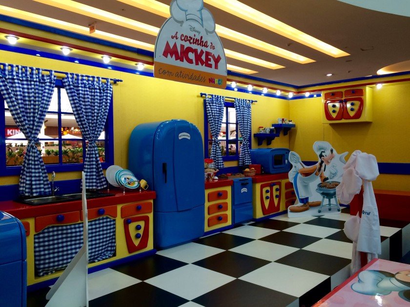 Os pequenos viram minichefs na Cozinha do Mickey | Metrópoles