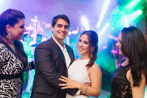 Felicidade e animação marcam noivado de Patrícia & Bruno | Metrópoles