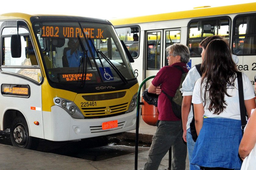 Devido à Paralisação De Rodoviários Faixas Exclusivas Para ônibus