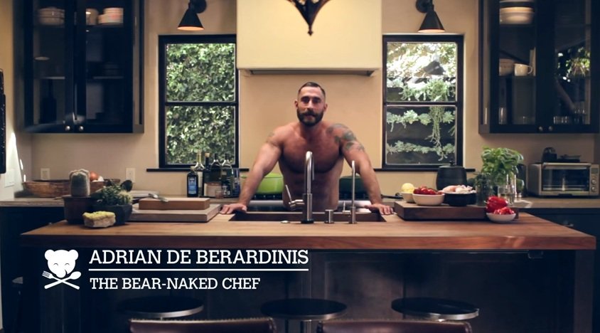 Receita ao natural. Chef ensina a cozinhar totalmente nu, no Youtube ...