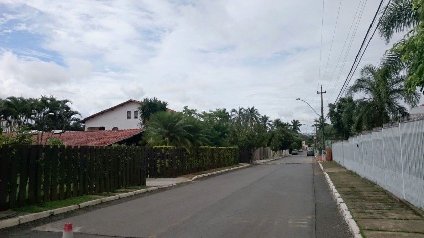 Ladrões invadem quatro casas na QL 18 do Lago Sul, lancham, bebem ...