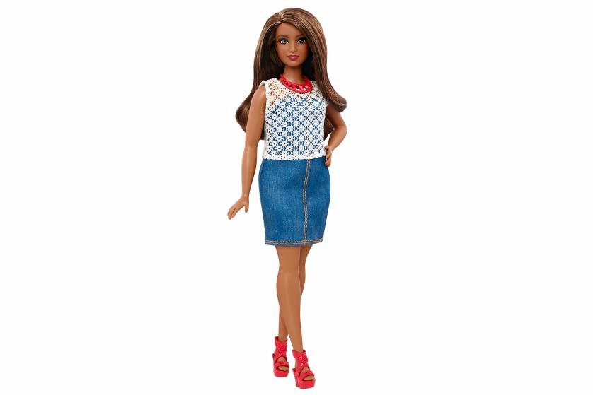 Alta, baixa e curvilínea. Barbie agora vem com três novas opções de ...
