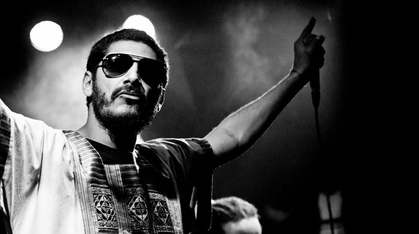 Criolo aposta em nova sonoridade e lança disco com dez sambas inéditos ...