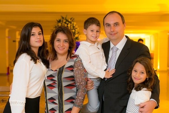 Sara Dalete e Erick Lopes vencem projeto e se casam | Metrópoles