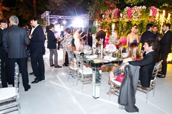 Tatá Canhedo e prefeito ACM Neto realizam noivado na capital | Metrópoles