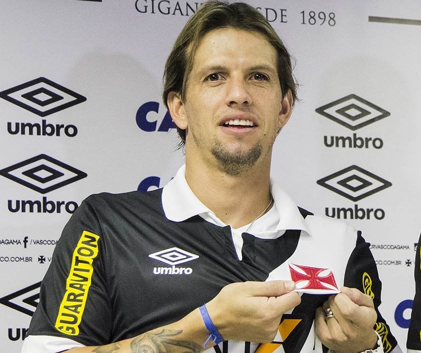 Após jogo do Vasco, Diguinho agride PM e vai para a delegacia | Metrópoles