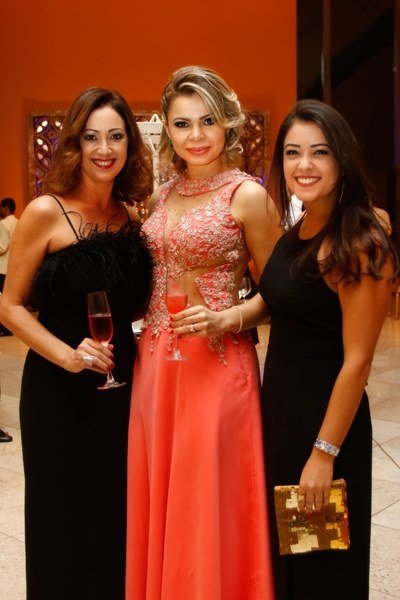 Maria Eduarda Cardoso celebra 15 anos com festa sofisticada | Metrópoles