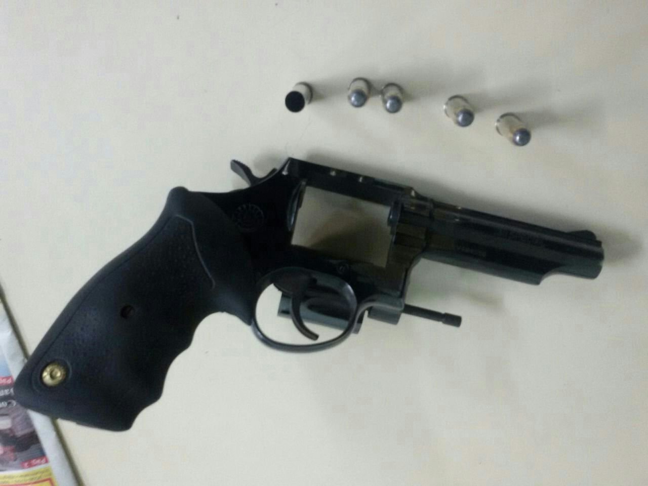 Homem Atira Em Si Mesmo E é Preso Por Porte Ilegal De Armas Metrópoles
