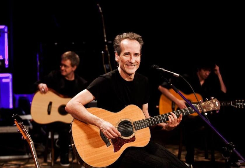 Kiko Zambianchi relembra sucessos em show com entrada franca