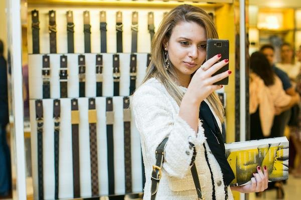 Lilian Pacce lança livro sobre o biquíni na Louis Vuitton de Brasília ...