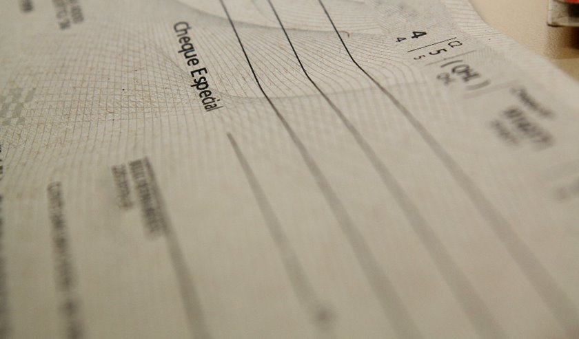 Trio usa cheque falso para tentar sacar R$ 18 milhões em banco do DF e ...