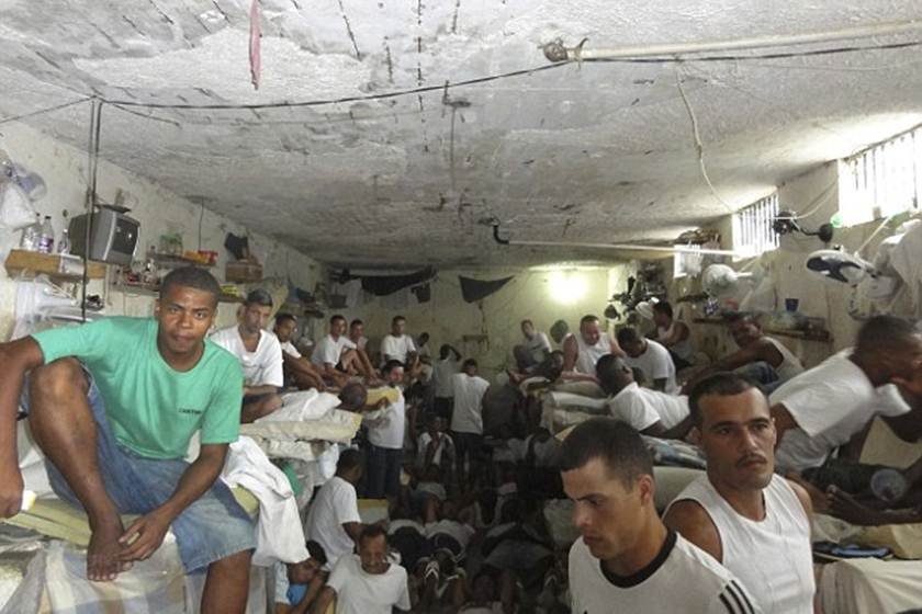 Imprensa internacional chama cadeias brasileiras de “buraco do inferno ...