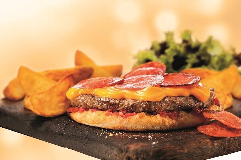 Rede Patroni lança o pizza burguer, hambúrgueres com massa de pizza ...