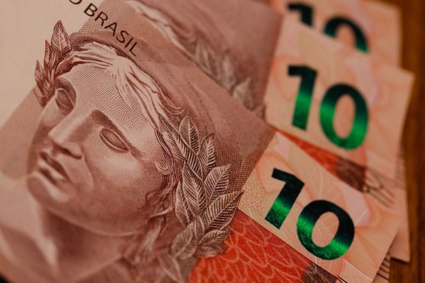 Você sabe quem é a pessoa que aparece nas notas de real?