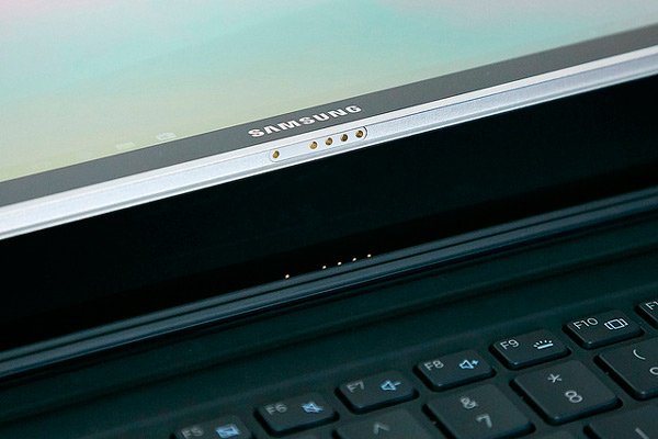 Samsung lança Galaxy Book, um tablet híbrido que vira notebook