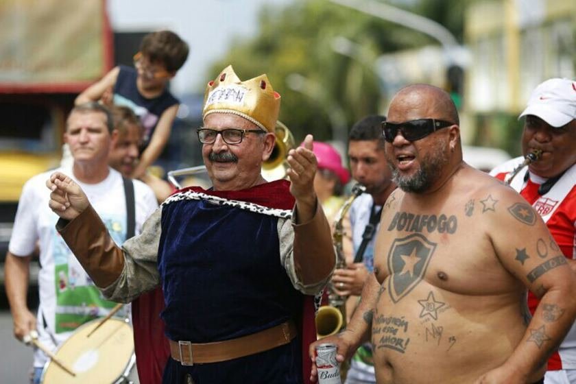 Pacotão sai pelo centro de Brasília no último dia de carnaval | Metrópoles