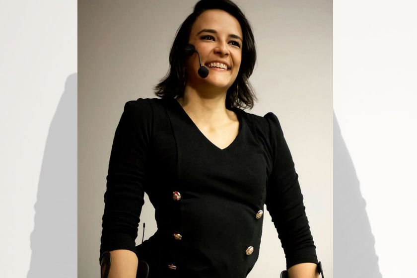 Deficiente Jéssica Paula manda recado inspirador no Dia das Mulheres