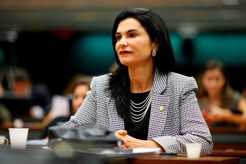 PF vasculha sala da deputada Simone Morgado, mulher de Jader Barbalho PF vasculha sala da deputada Simone Morgado, mulher de Jader Barbalho