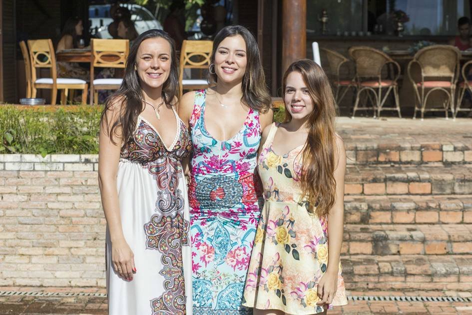 Débora Ribeiro celebra a chegada dos 30 anos com amigos e família ...
