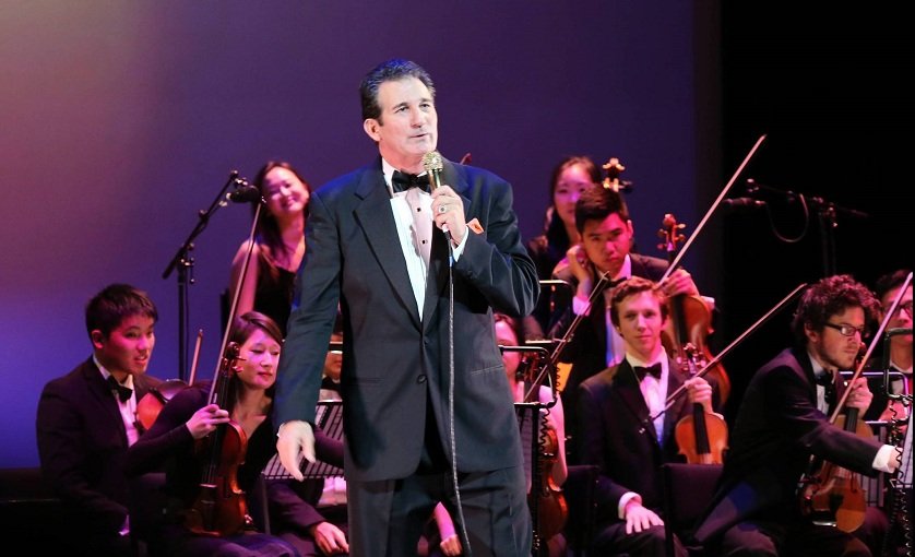 Maior cover de Frank Sinatra, Rick Michel faz show em Brasília | Metrópoles