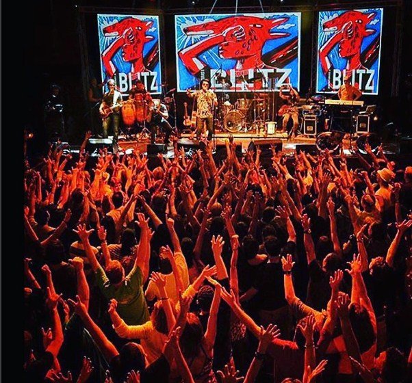 Acompanhamos o show da Blitz do palco e contamos tudo para você ...