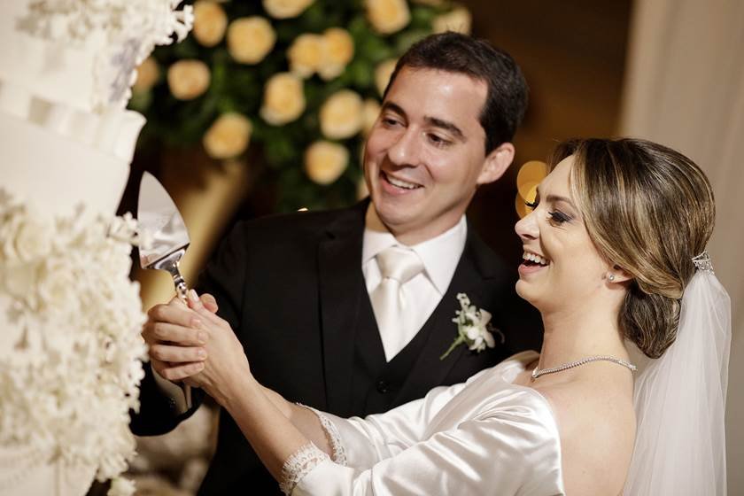 Fernanda Gontijo & Alex Tostas unem laços em cerimônia romântica ...