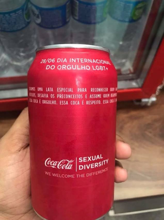Coca-Cola celebra dia do orgulho LGBT com latas comemorativas | Metrópoles
