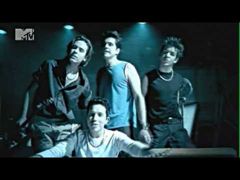 Líder do Twister, sucesso dos anos 2000, é flagrado cantando no metrô • DOL