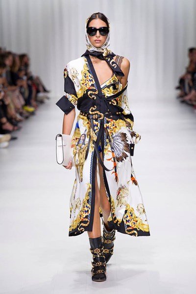 Versace: os melhores looks do desfile mais icônico da temporada ...