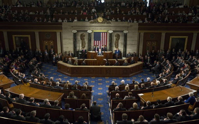 Democrata vence no Senado e Biden se aproxima do controle do Congresso ...