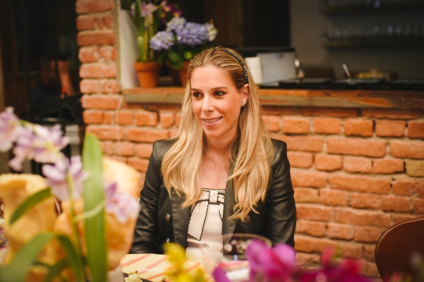 Andressa Mendonça e Mariana Cosac lançam novidades na Vestindo a Mesa