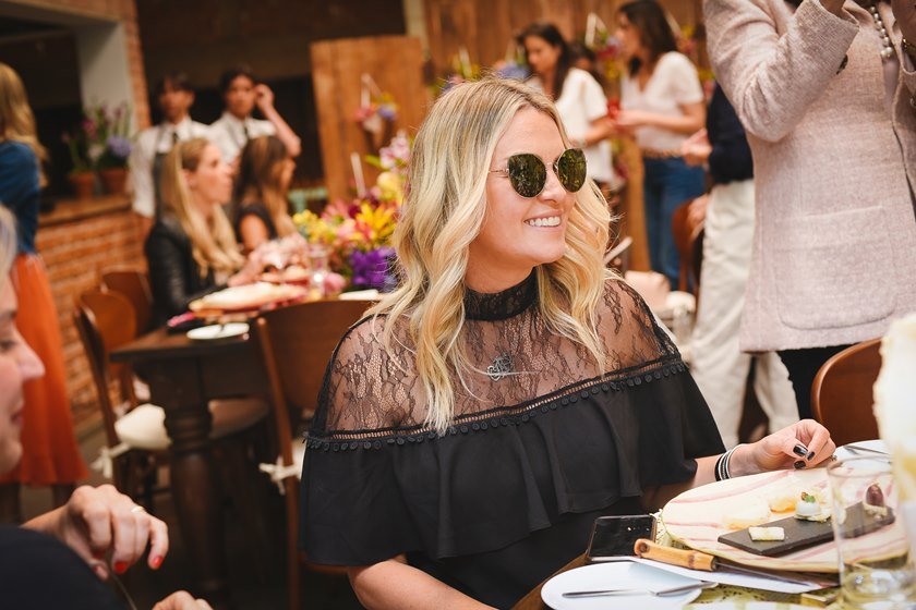 Andressa Mendonça e Mariana Cosac lançam novidades na Vestindo a Mesa