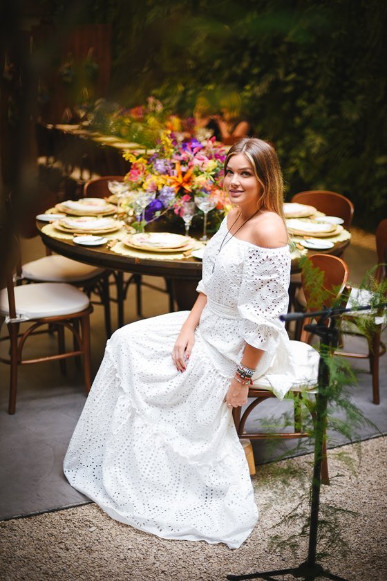 Andressa Mendonça e Mariana Cosac lançam novidades na Vestindo a Mesa