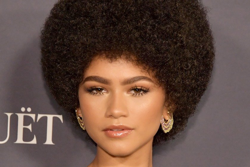 Confira 10 produtos e 12 ideias de maquiagens para pele negra | Metrópoles