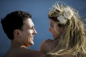 Deborah Toni e Felipe Rocha se casam em Fernando de Noronha | Metrópoles