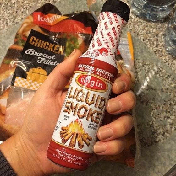 Conheça a fumaça líquida, ingrediente que defuma pratos em minutos