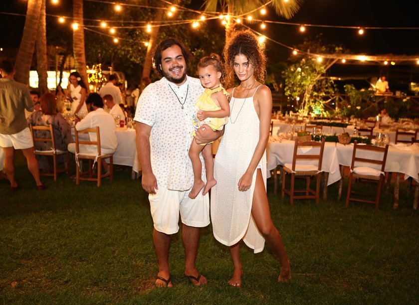 Laura Fernandez fala sobre vida de solteira após casamento precoce ...