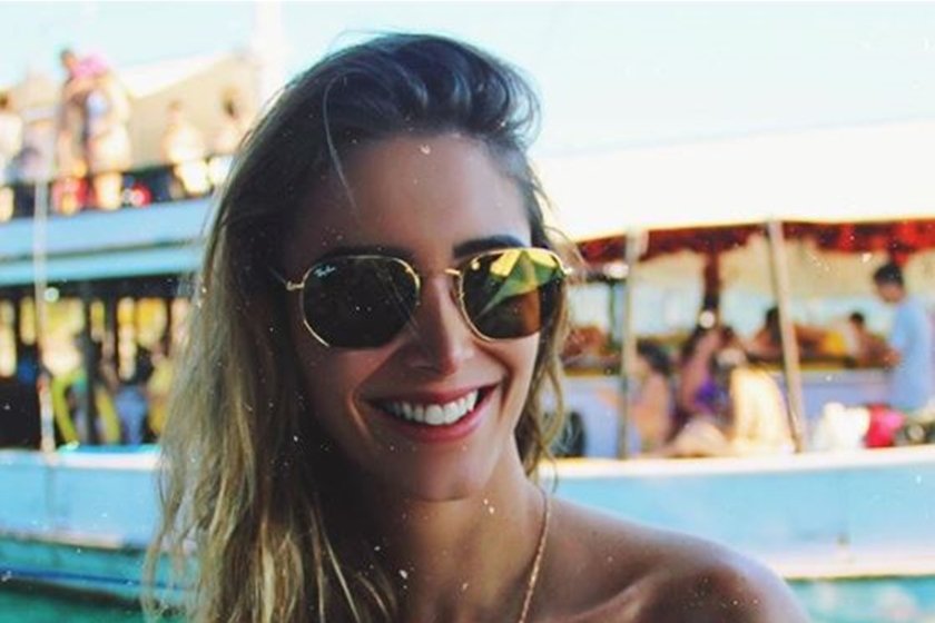 Filha de Eduardo Cunha vende pacotes na Sapucaí por mais de R$ 7 mil ... Filha de Eduardo Cunha vende pacotes na Sapucaí por mais de R$ 7 mil ...