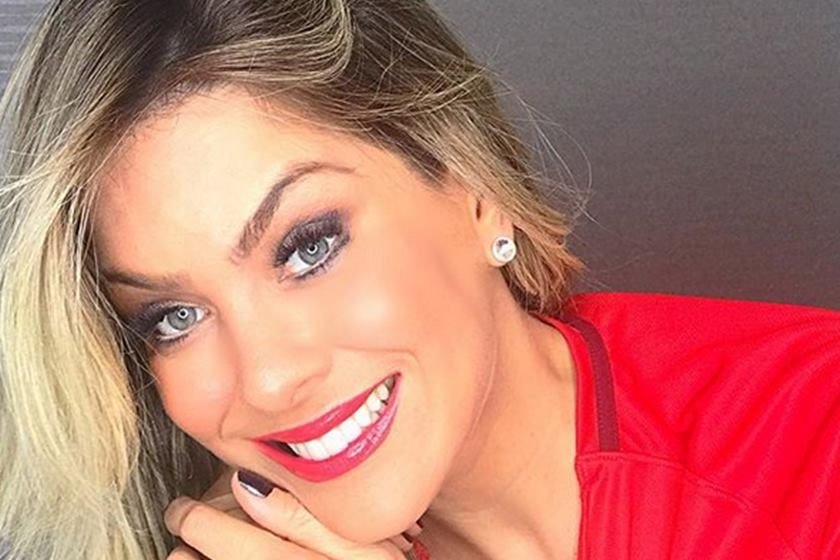 Renata Fan posta foto de biquíni após fazer promessa Renata Fan posta foto de biquíni após fazer promessa