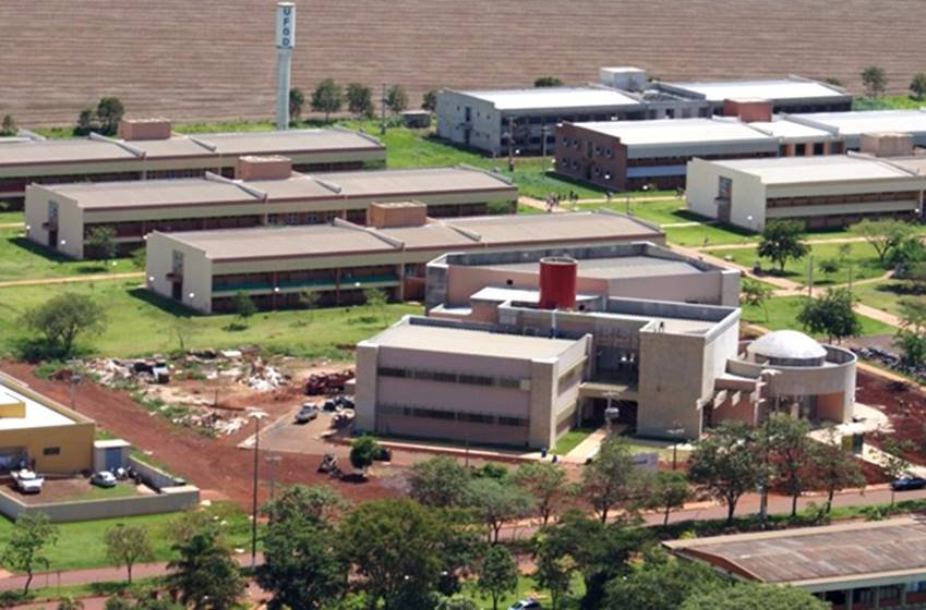 UFGD abre concurso para professor com salários de até R$ 9,5 mil ...