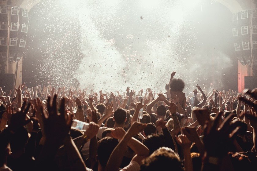 Ir a shows faz bem para a saúde e aumenta tempo de vida, diz pesquisa