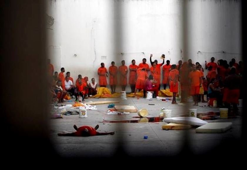 Rebelião em prisão de segurança máxima nos EUA deixa mortos | Metrópoles