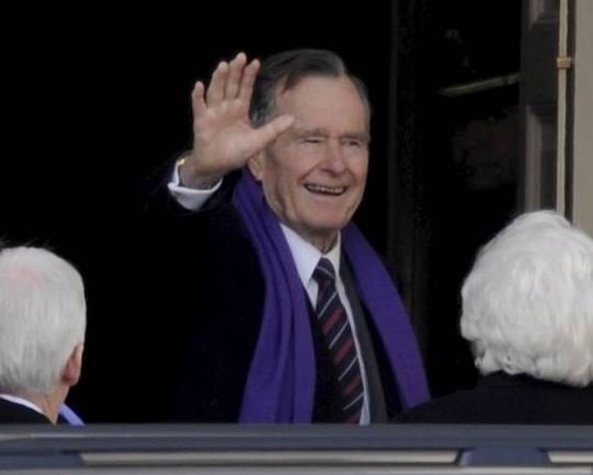 Ex-presidente George H. W. Bush é hospitalizado em estado grave ...
