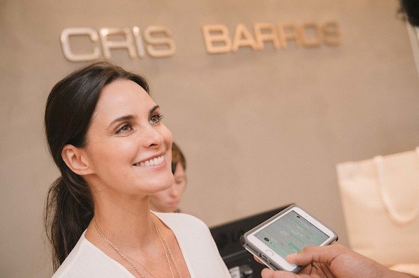 Em entrevista exclusiva, Cris Barros fala sobre a carreira na moda ...